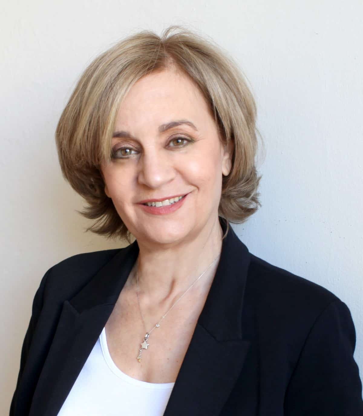 Οι πολίτες ρώτησαν, οι υποψήφιες απαντούν! Αλεξάνδρα Ατταλίδου | Κίνημα ...